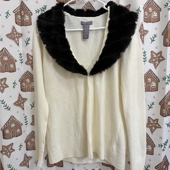 Laura Scott | Sweaters | Elegant Laura Scott Cream Sweater With Black ...